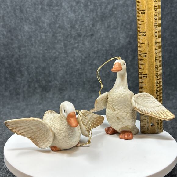Accents | Vintage Ceramic Swan Figurines 2pc Set White Gold Taiwan Roc ...